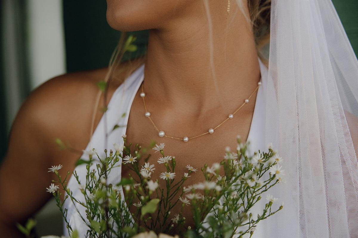 9 Perfect Necklaces for Your Neckline According to a Jewellery Industr ...